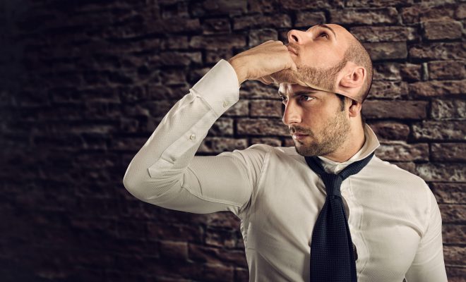 ”Escrocul de pe Tinder” de România. O femeie de 54 de ani, din ...