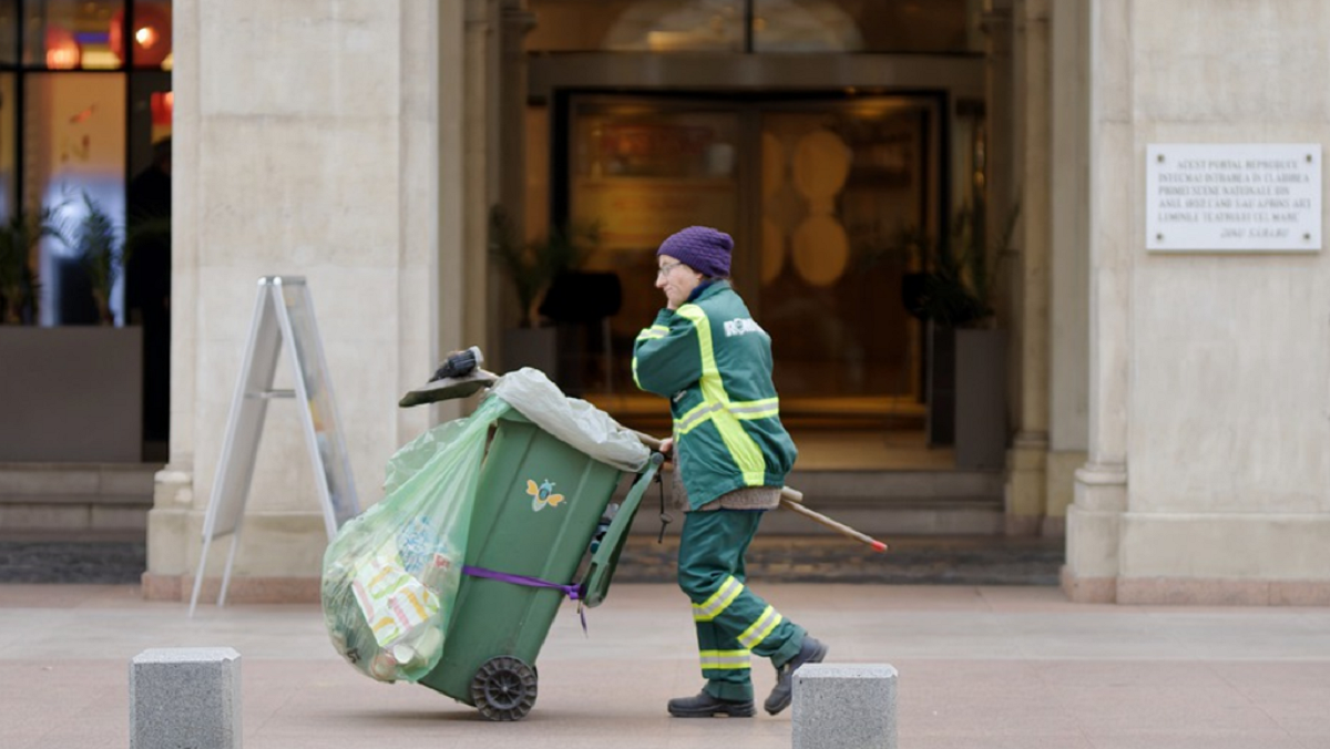 Ce salariu are un şofer pe maşina de gunoi, în Bucureşti? Salariile din ...