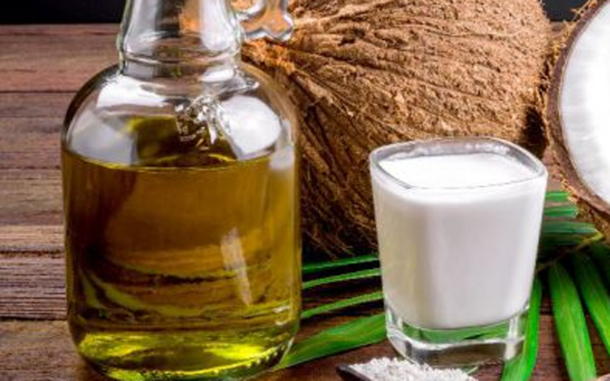 Băutura care îți albește dinții. O sticlă de 1 litru costă 61 de lei ...