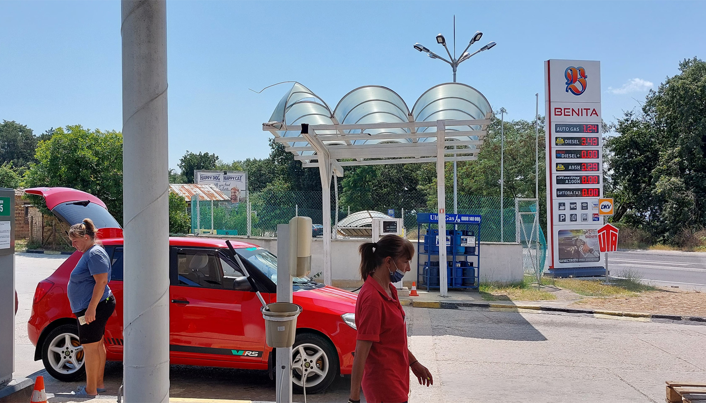 De necrezut! Cât costă un litru de GPL în Bulgaria. Imagini realizate ...