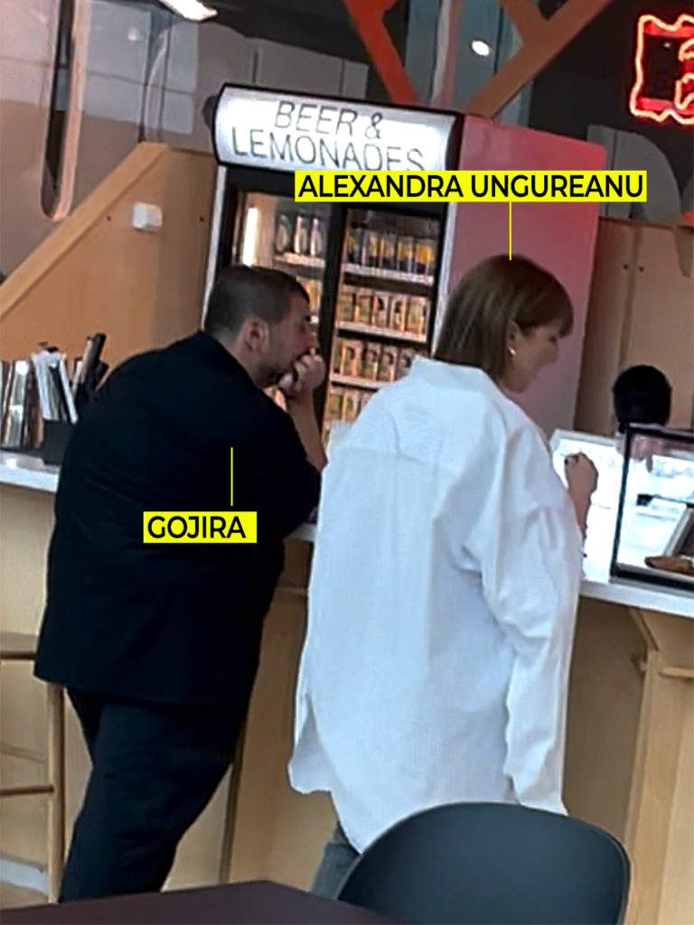 Alexandra Ungureanu și DJ Gojira, sărut pasional în Mall Băneasa