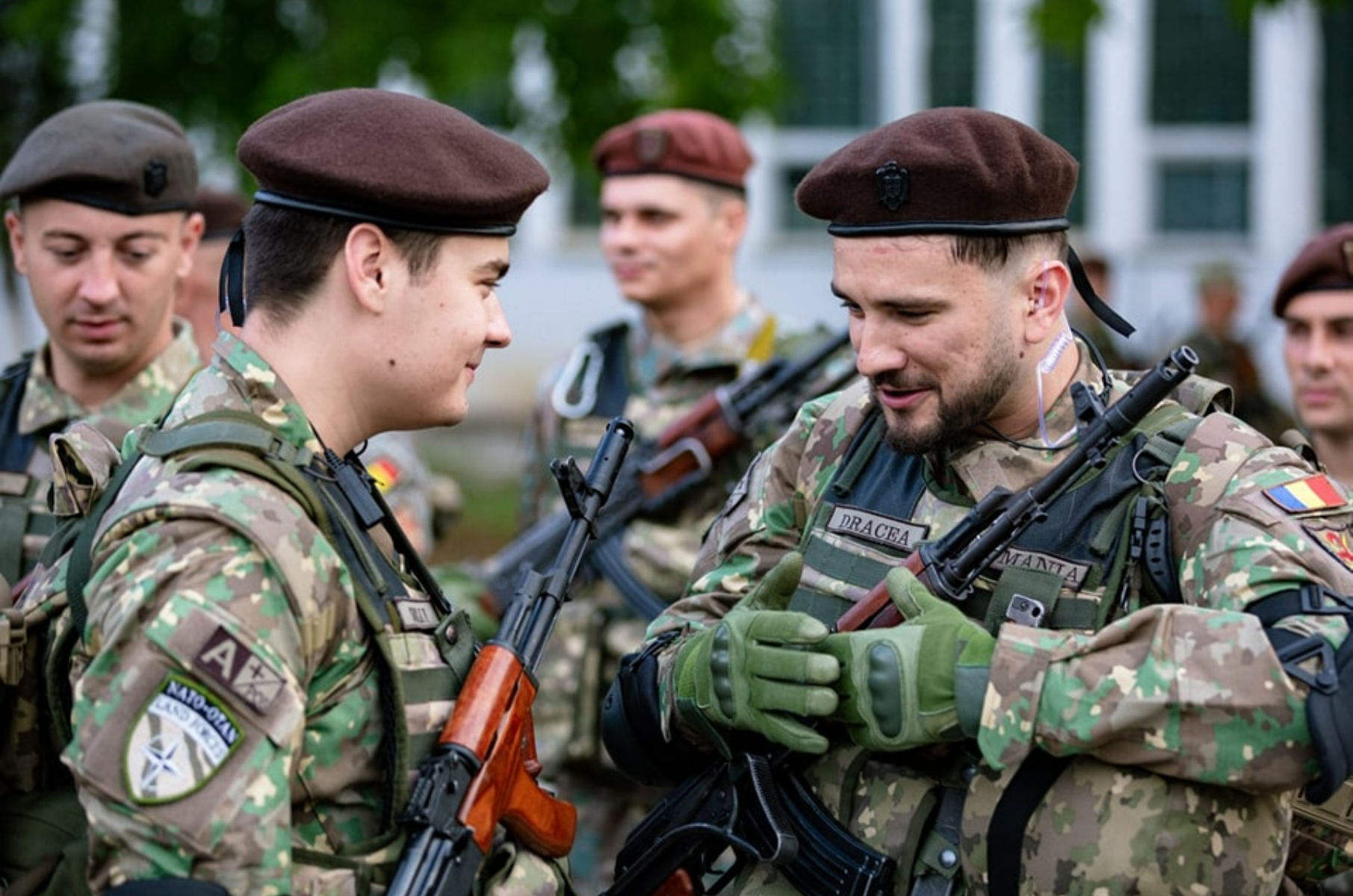 Selly s-a înrolat în noul program de pregătire al Armatei Române. Cum ...