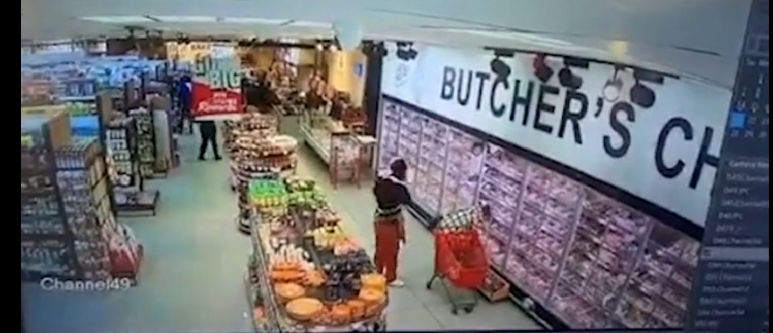 Bebeluș de 8 luni, smuls de un individ dintr-un cărucior de cumpărături ...