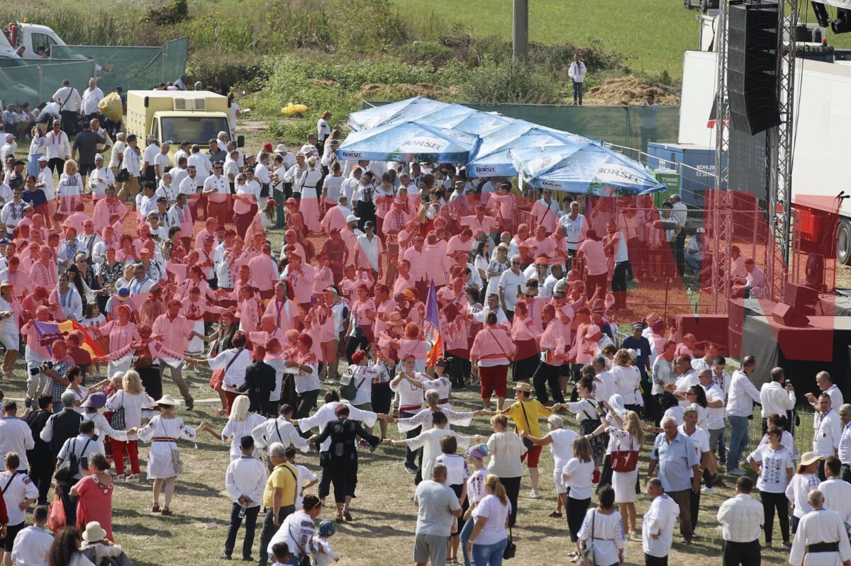 George Simion face nunta anului la Măciuca. Cancan.ro transmite live ...