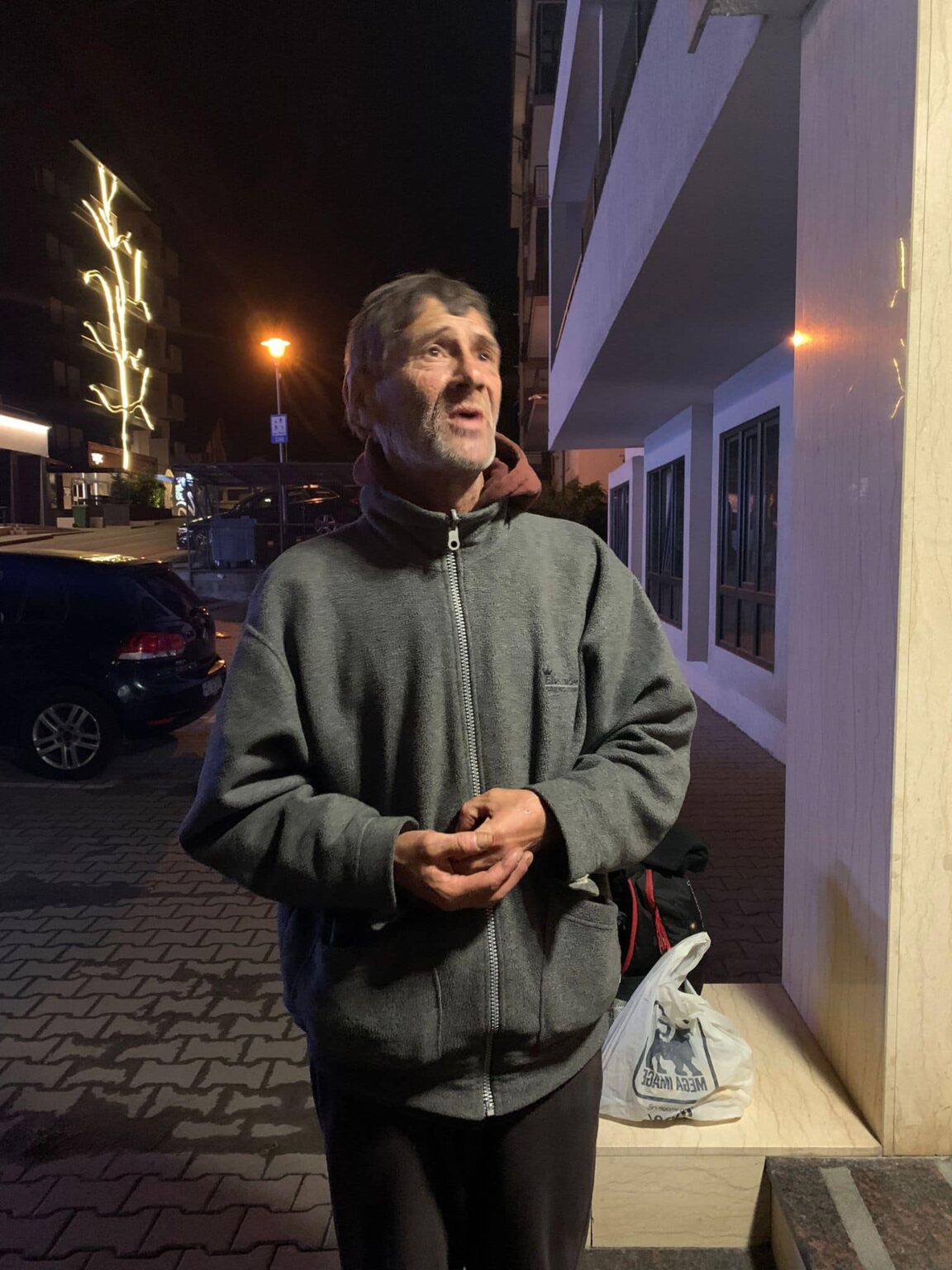 Povestea tristă a lui Nea Ion, bărbatul găsit pe străzi: “L-am întâlnit ...
