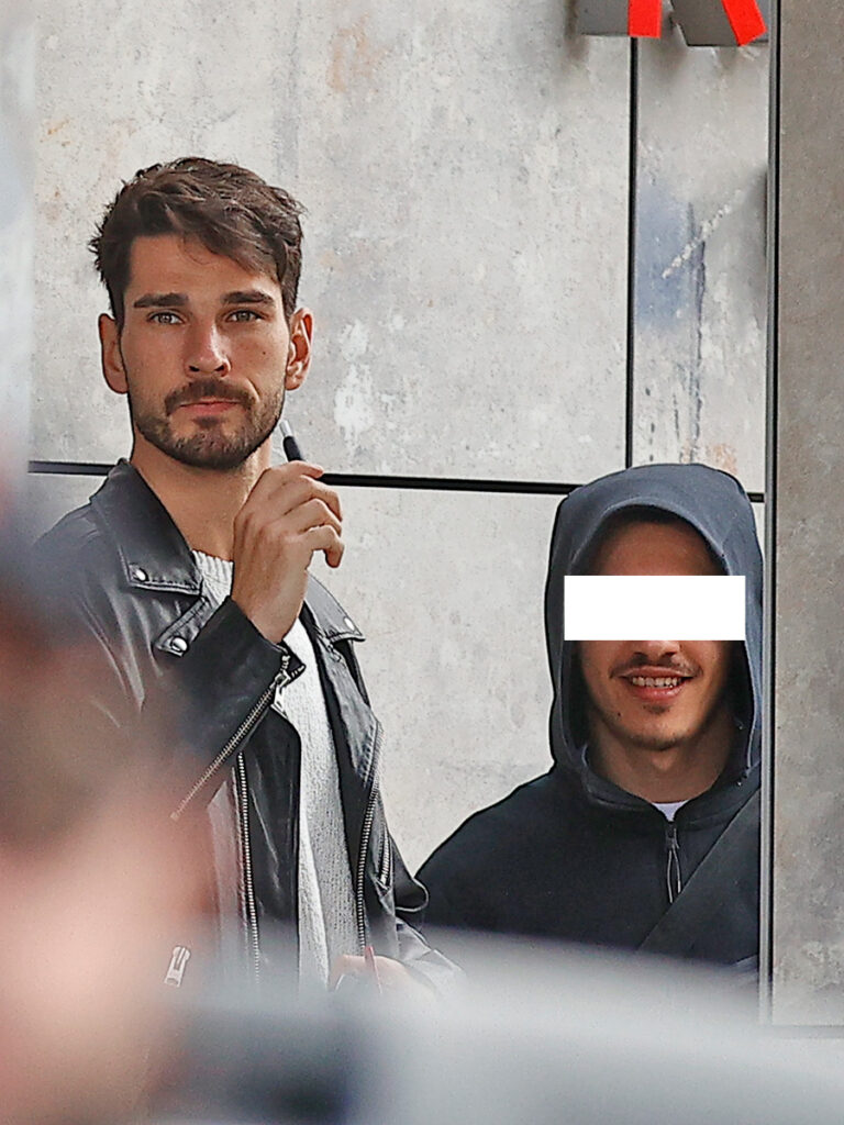 Theo Rose și Anghel Damian amână prima apariție oficială împreună. Ce s ...