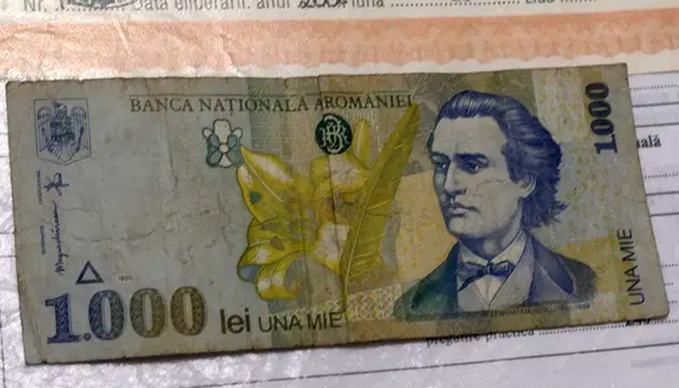 Mai știi celebra bancnotă de 1.000 de lei cu chipul lui Eminescu? Se vinde cu 450.000 de lei ...