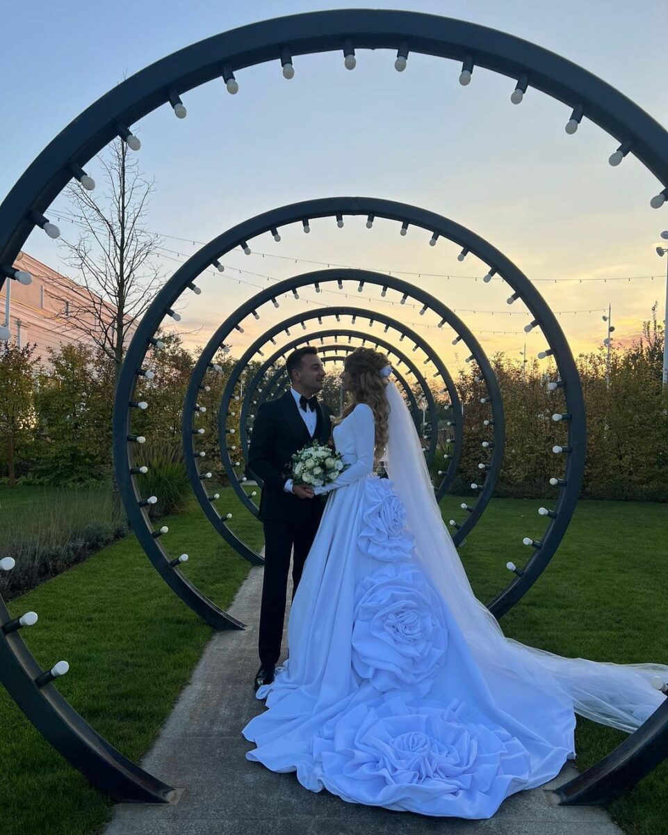Codruța Filip și Valentin Sanfira s-au căsătorit. Ce rochie de mireasă ...