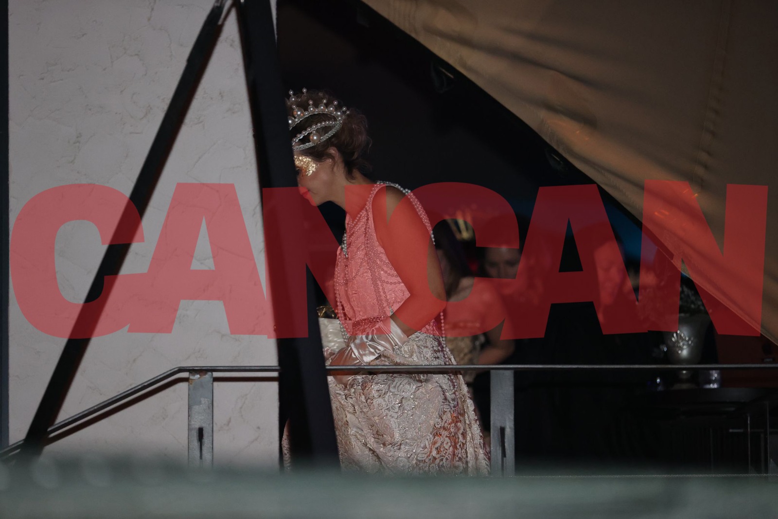 ”Curg” ținutele pentru mega-party-ul de la Castelul Bran! CANCAN.RO are primele imagini!