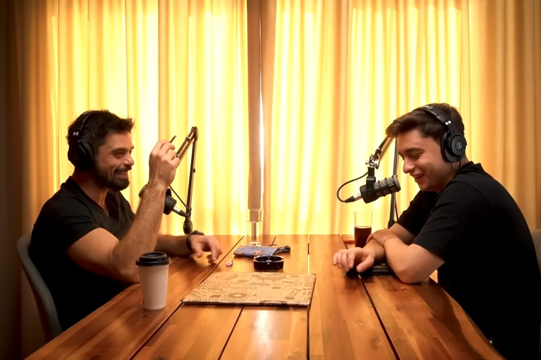 Doc s-a umplut de bani! Unde a lucrat cântăreţul: "Este singurul mod"