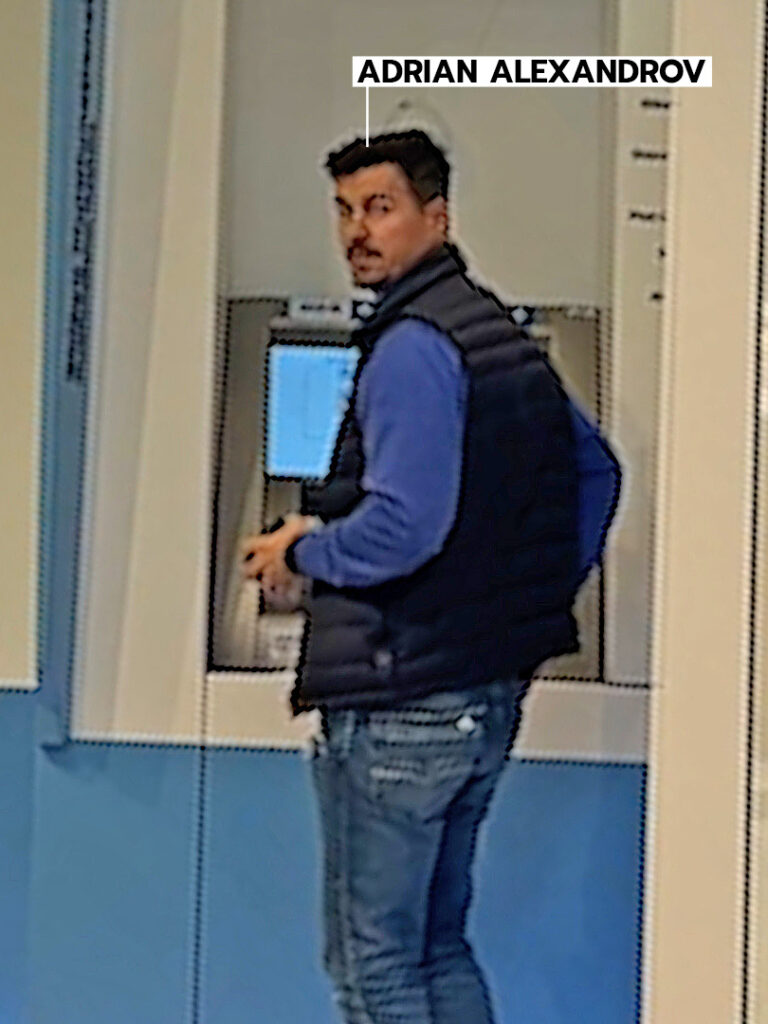 Adrian Alexandrov a mers în mall Băneasa și a retras de trei ori bani de la bancomat
