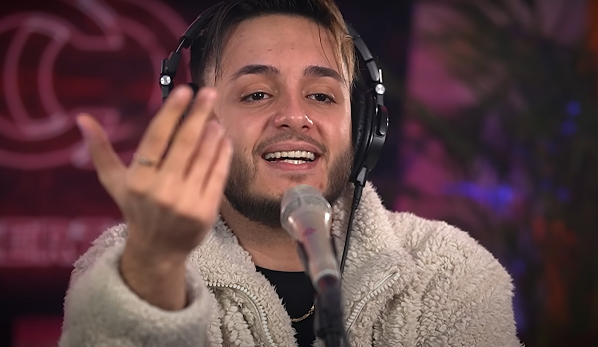 Stire Care este, de fapt, numele real al lui Johnny Romano. Ce scrie în buletinul concurentului ...