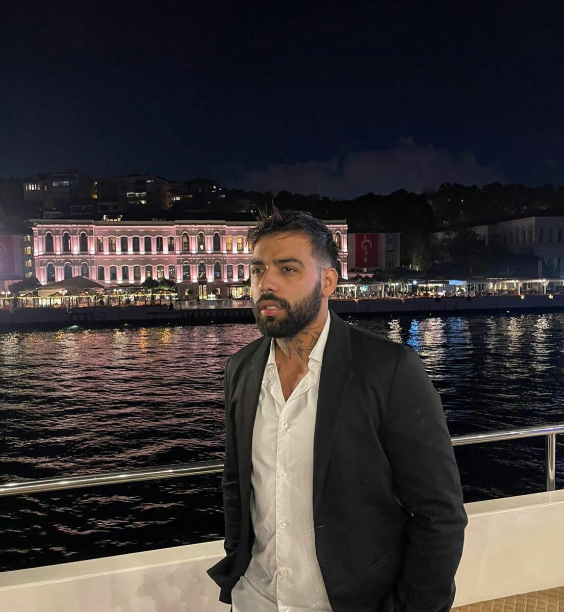 Sali Levent este dator vândut pentru un Audi Q8! Fostul coleg al lui ...