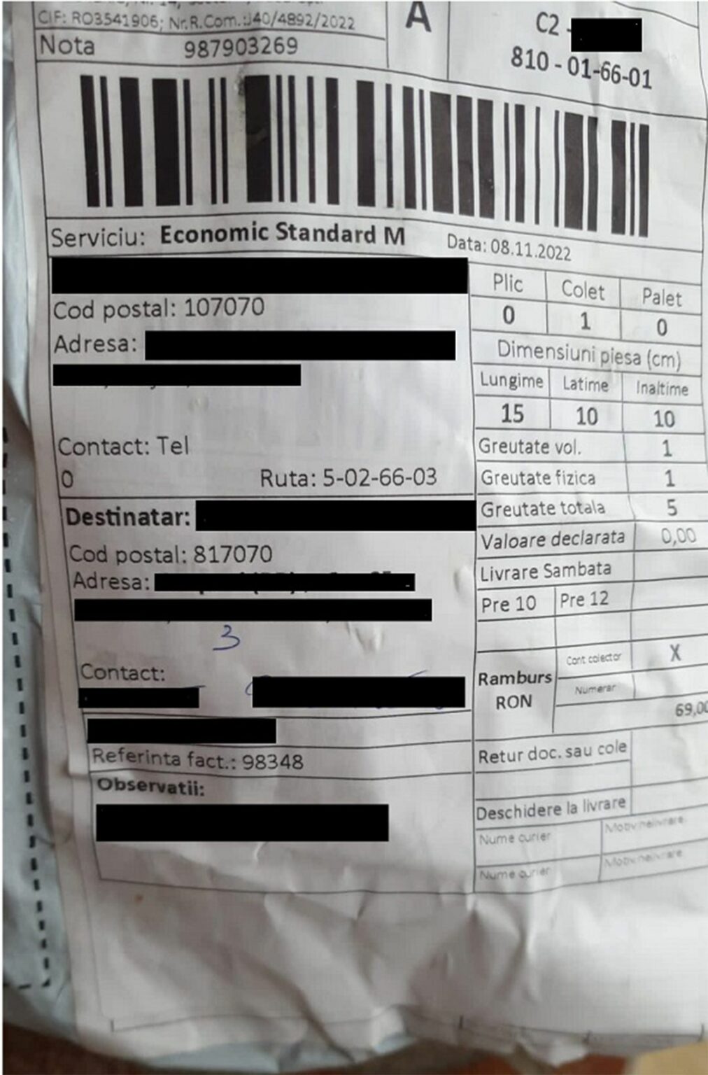 "Țeapa Coletul" | Câți bani a plătit o familie din Brăila pentru o figurină de 2 lei cu Moș Crăciun