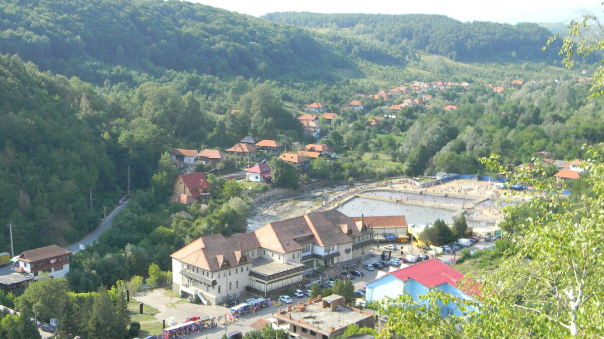 Localitatea din România unde o casă costă doar 10.000 de lei! Care este ...