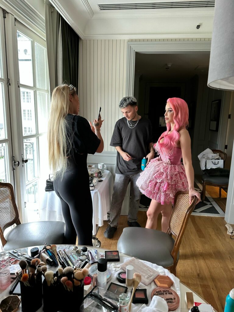 Ema Uta a fost invitată de Anastasia Soare și de Norvina, fiica ...