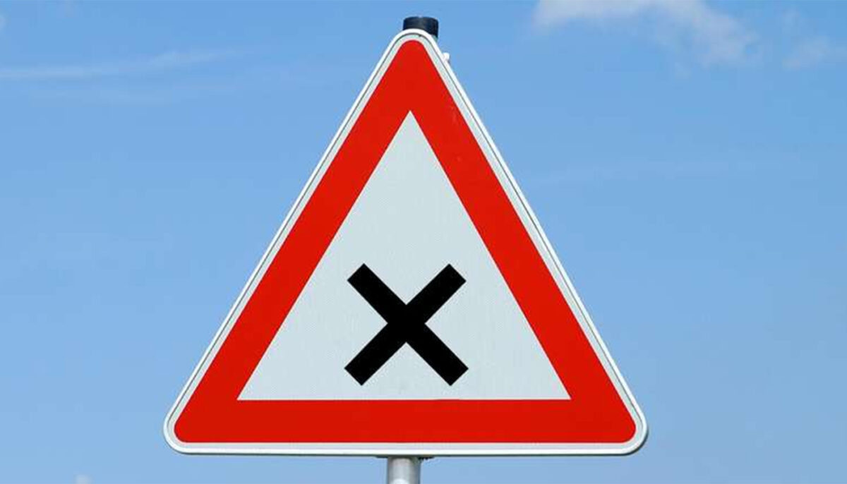 Semnul ciudat de circulație care dă bătăi de cap șoferilor. Unde poate ...