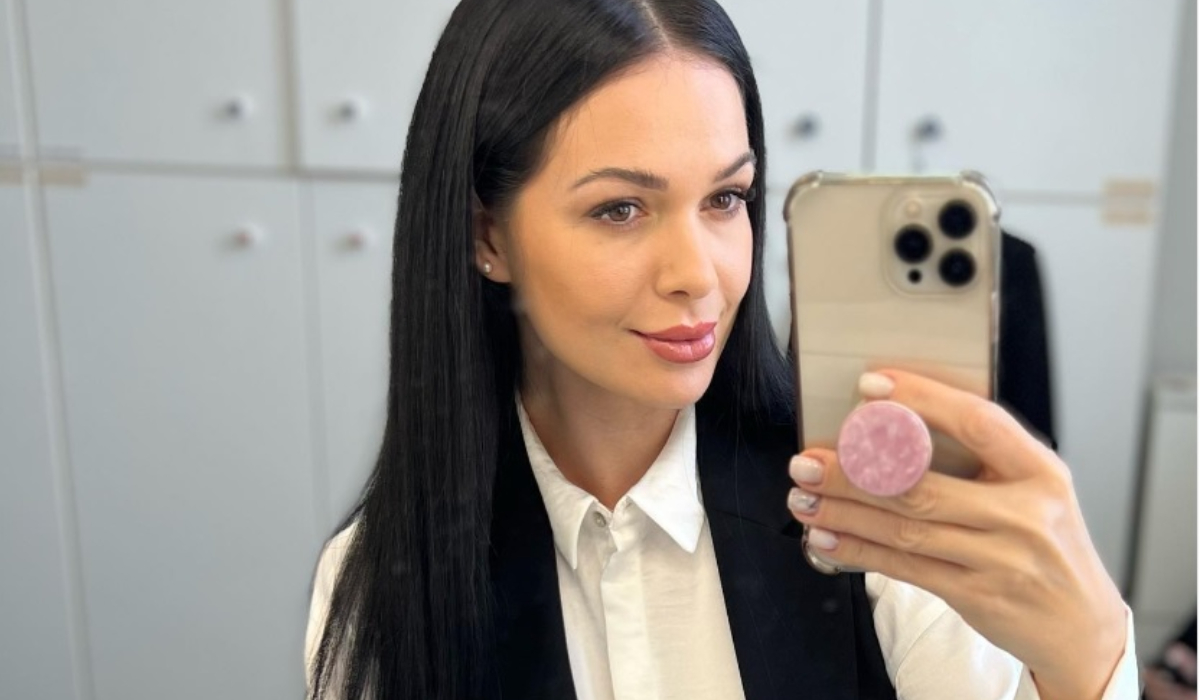 El este bărbatul cu care Deea Maxer s-a afișat după pronunțarea ...