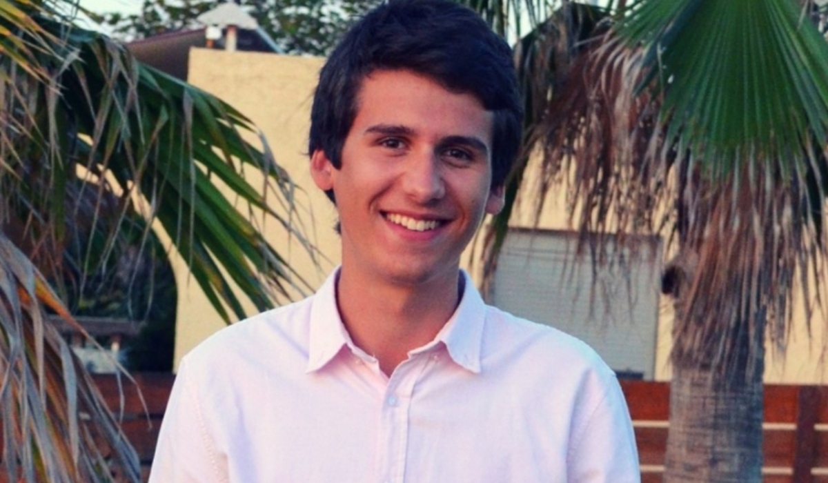 Mesajul cutremurător postat de Cosmin, studentul găsit mort în camera ...