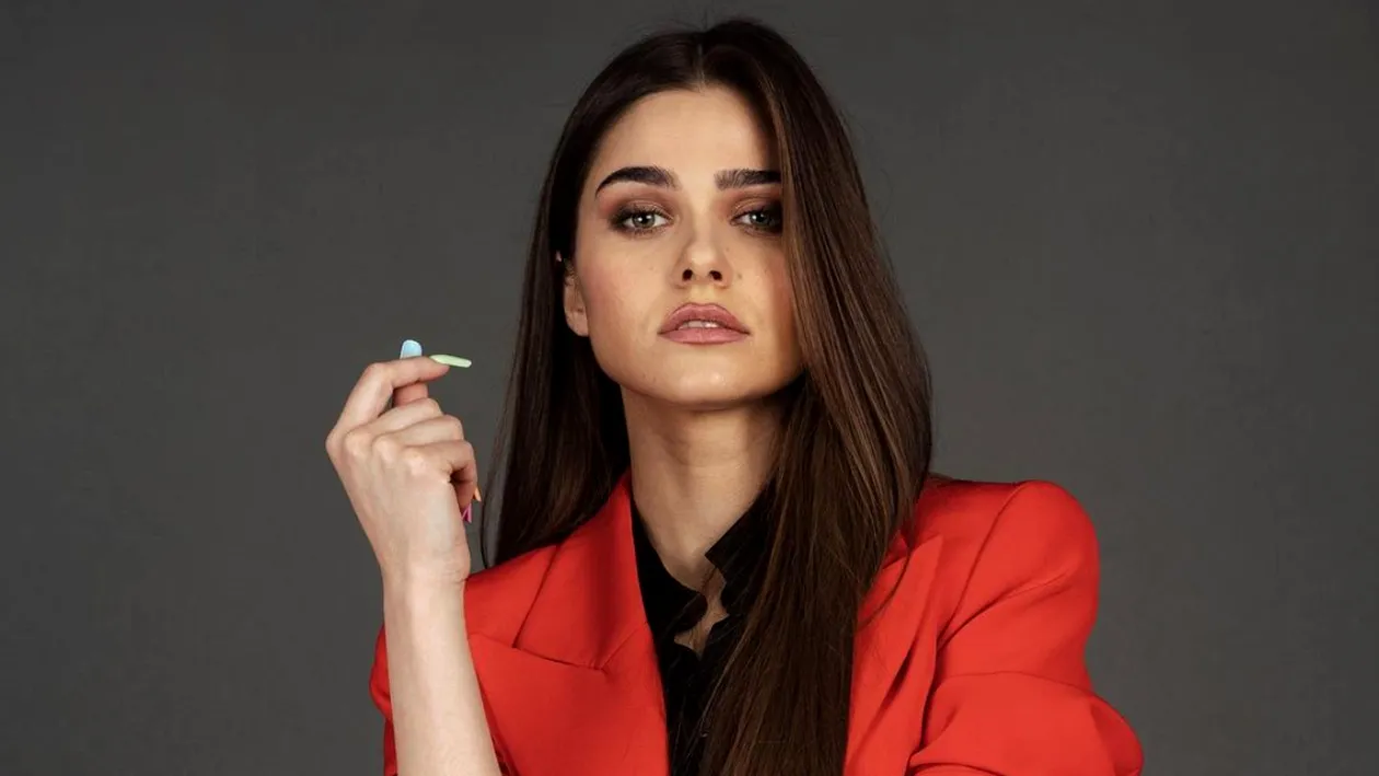 Theo Rose, revoltată de situația din școlile din România! Artista a ...