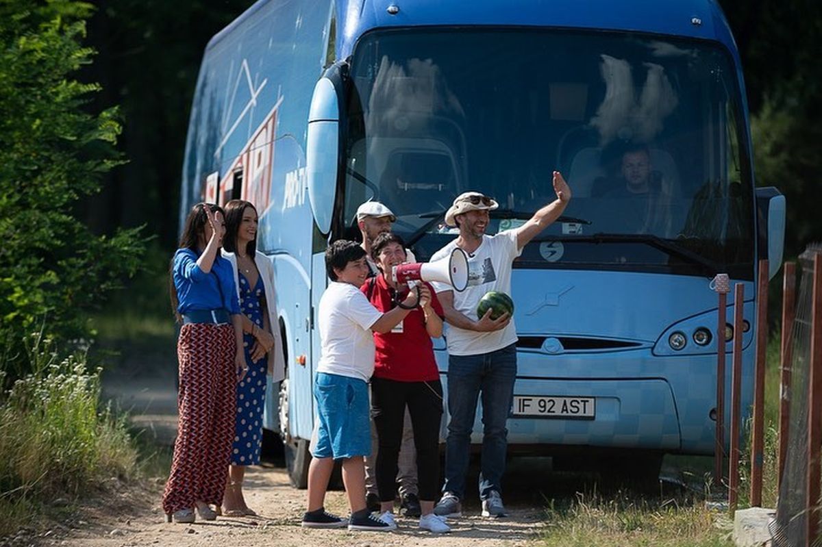 Cum poți aduce echipa „Visuri la cheie” la tine acasă