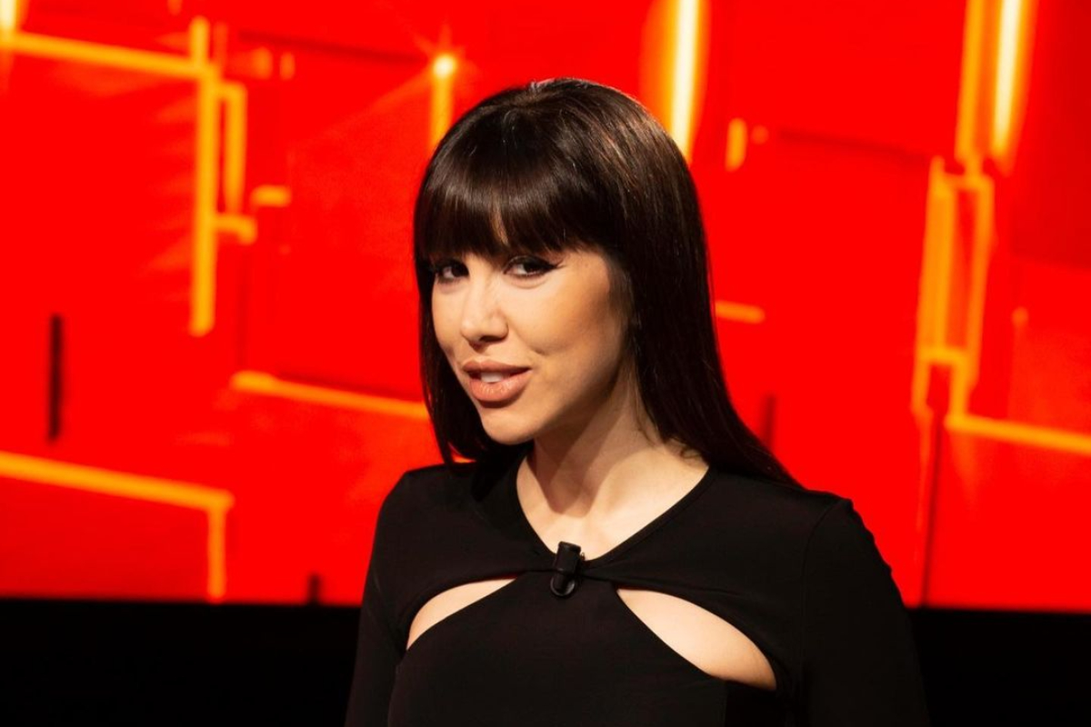 Ce meserie are, de fapt, Denise Rifai, de la „40 de întrebări”. Vedeta ...