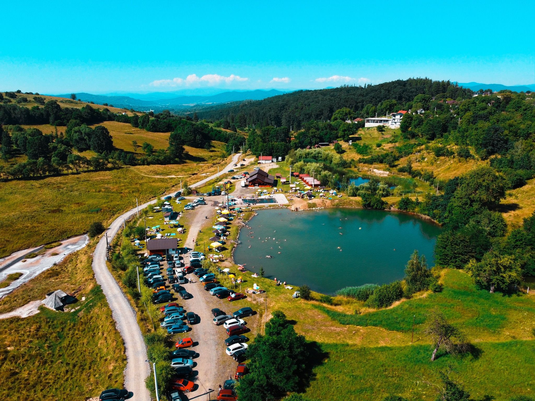 Locul din România unde se spune că apa sărată vindecă toate bolile ...