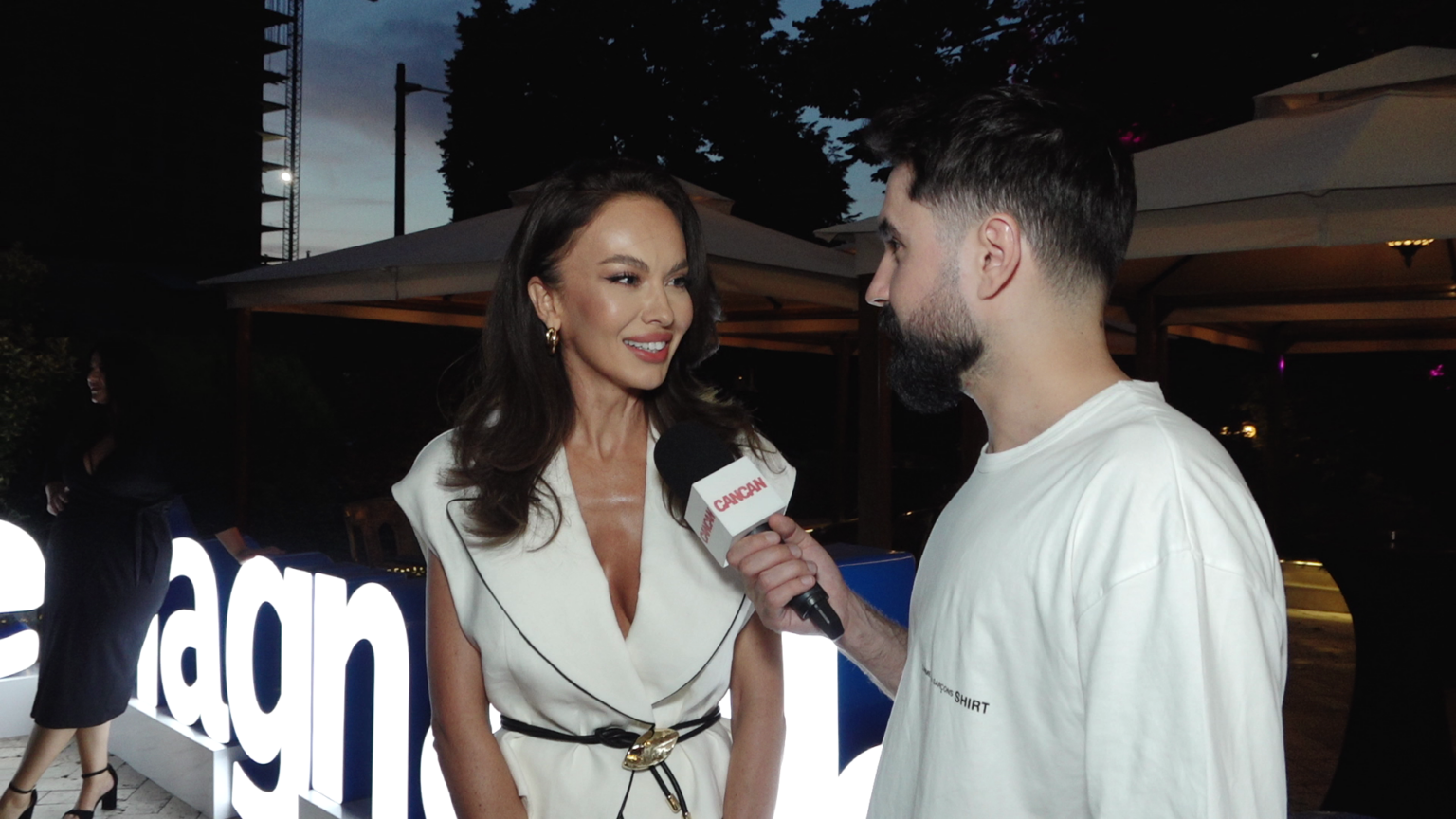 Cum reușește Monica Orlanda să-l țină lângă ea pe bărbatul care a ...