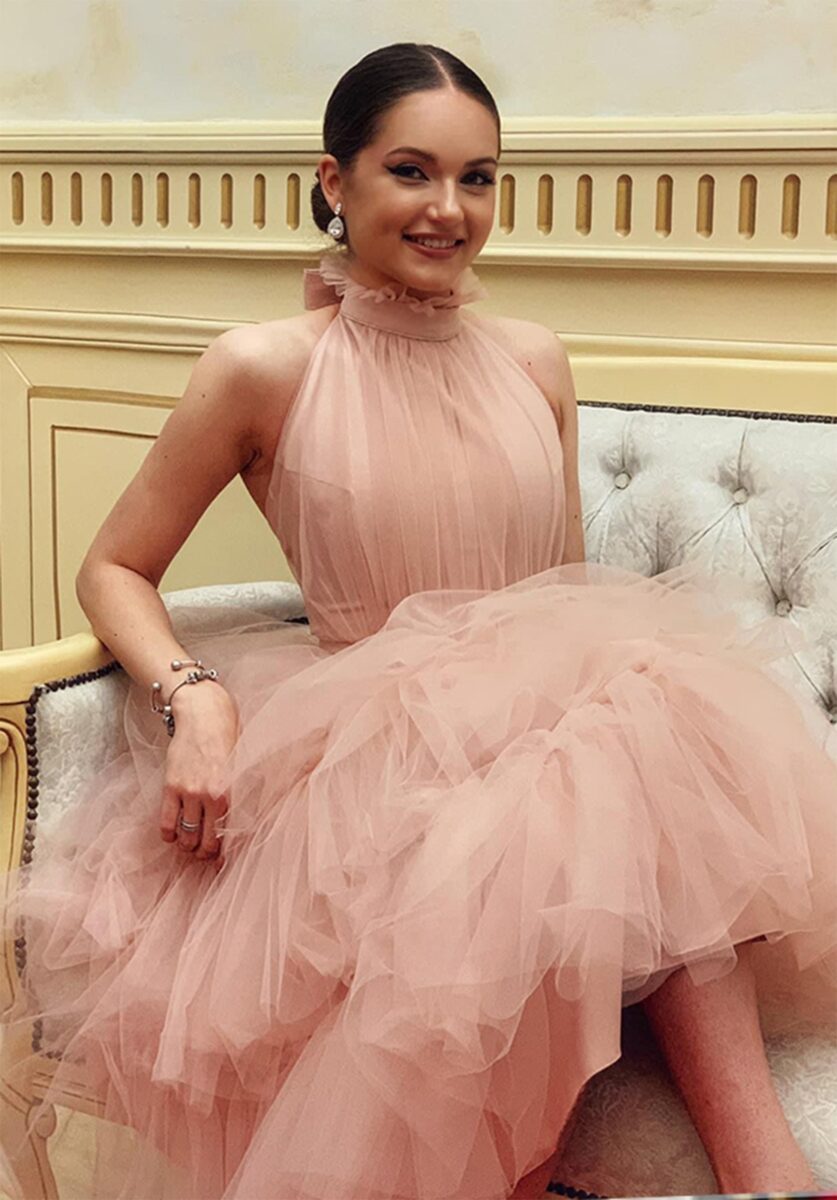 Geanina a fost prinsă furând haine dintr-un mall din Iași. Când au ...