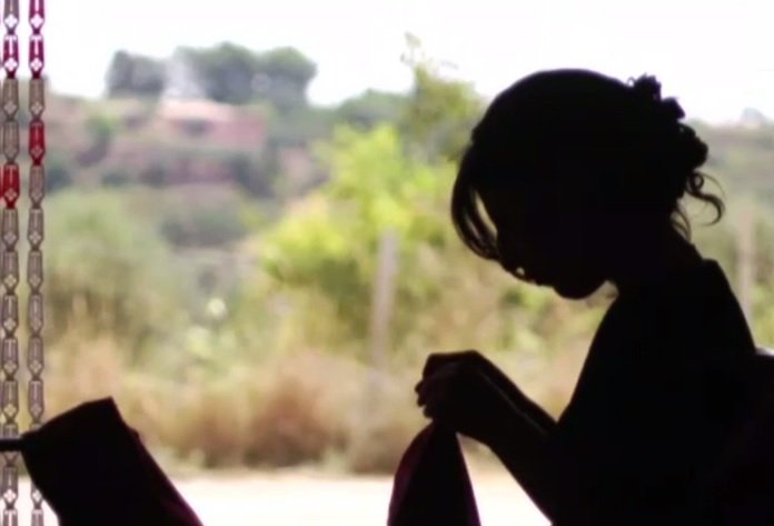 Simona din Gorj i-a promis unui italian că-l va lua de bărbat. Acum ...