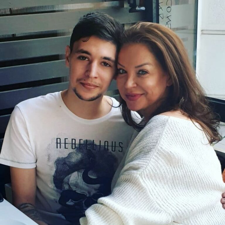 Marea actriță, torturată de propriul fiu! A cerut ordin de protecție ...