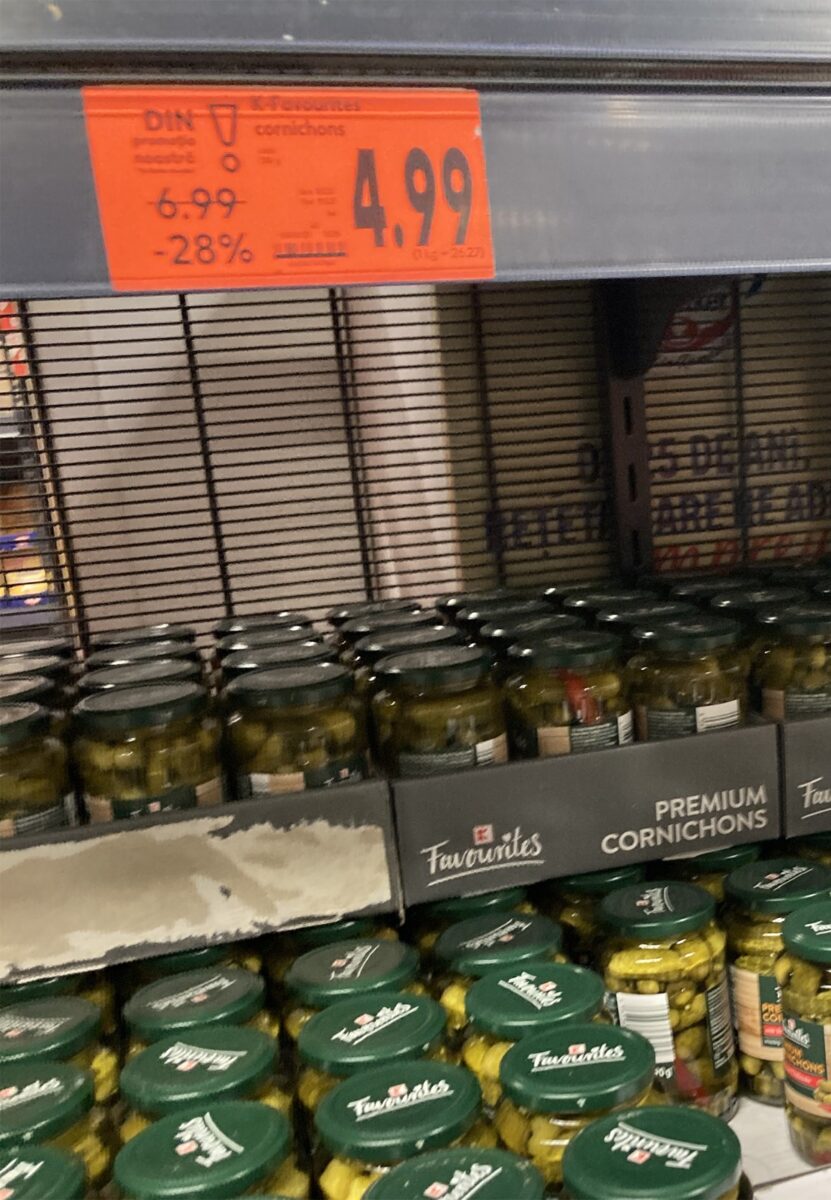Câți lei costă un borcan cu castraveți cornișon în oțet, în Kaufland ...