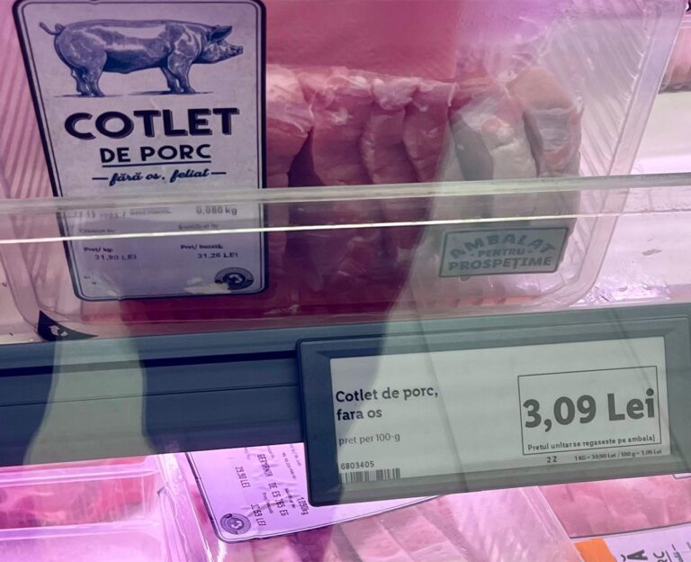 Cu câți lei se vinde 1 kilogram de cotlet de porc fără os, în ...