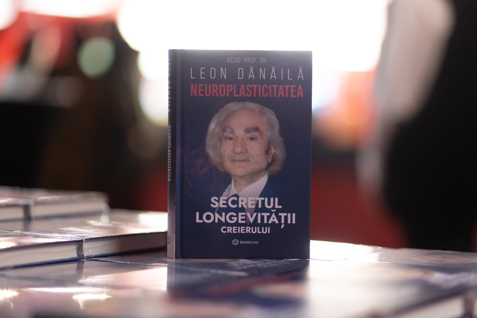 Academicianul Leon Dănăilă și-a lansat prima lucrare pentru publicul larg - „Neuroplasticitatea ...