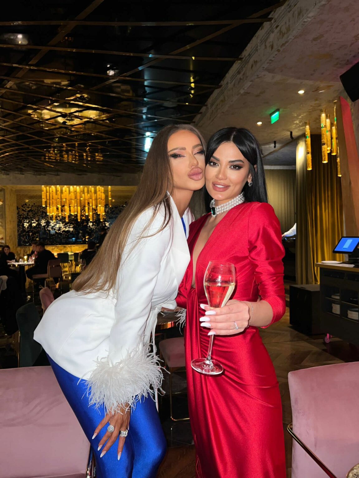 Fosta iubită a lui Cătălin Bordea a făcut show la dublu, în Tuya și ...