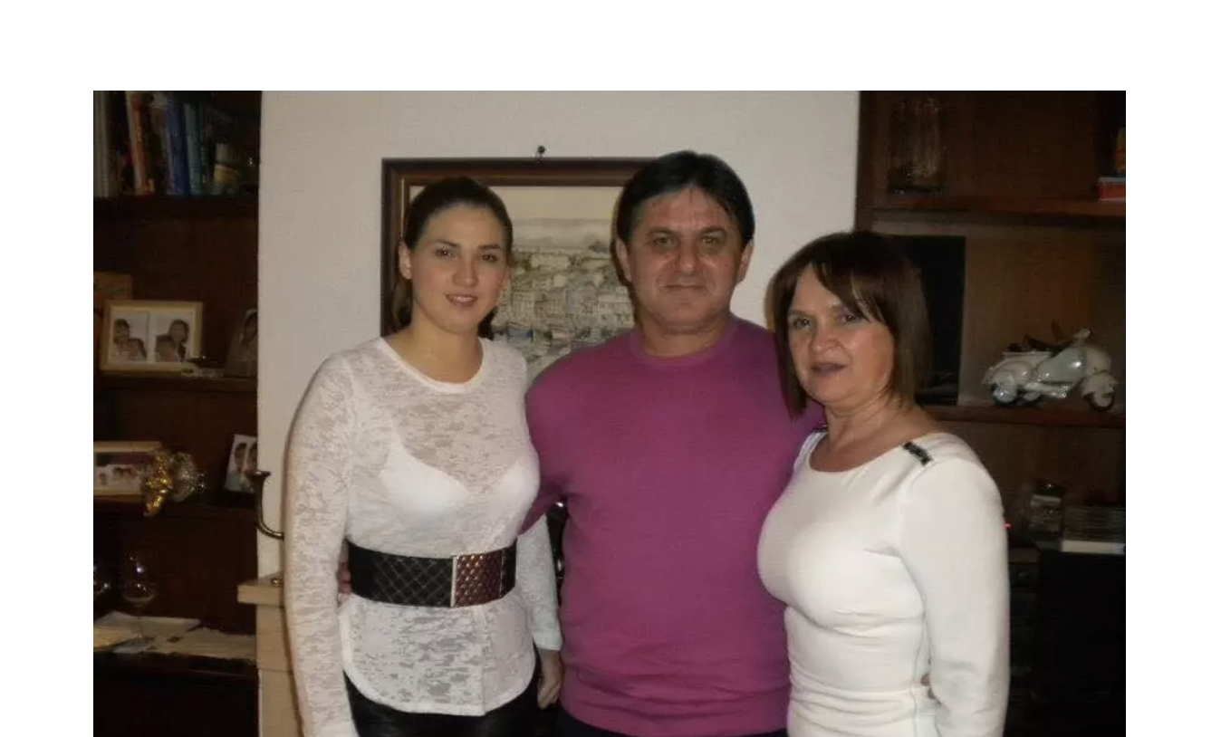 Cum reacţionat Alexandra Dominique, când a aflat că a fost înfiată de ...