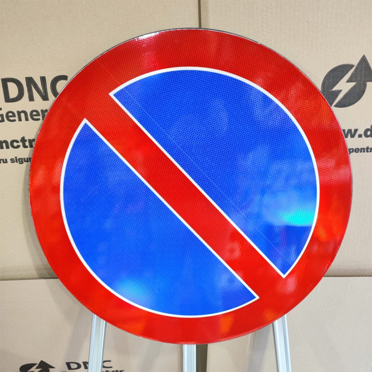 Mulți șoferi din România le confundă! Care e diferența, de fapt, între ...