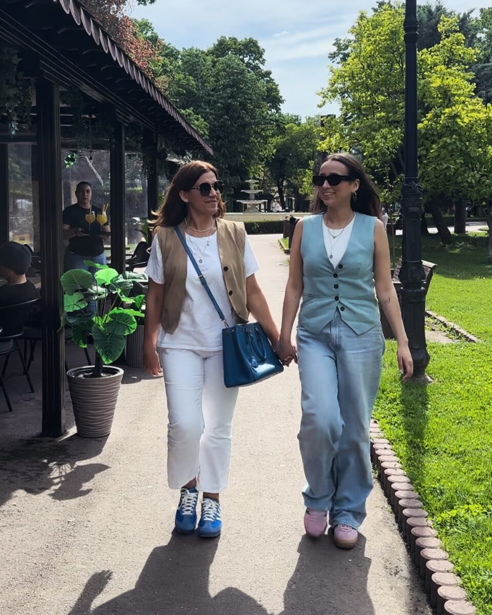 Mirela Retegan continuă proiectul "Gașca Zurli" cu fiica ei. Maya s-a ...