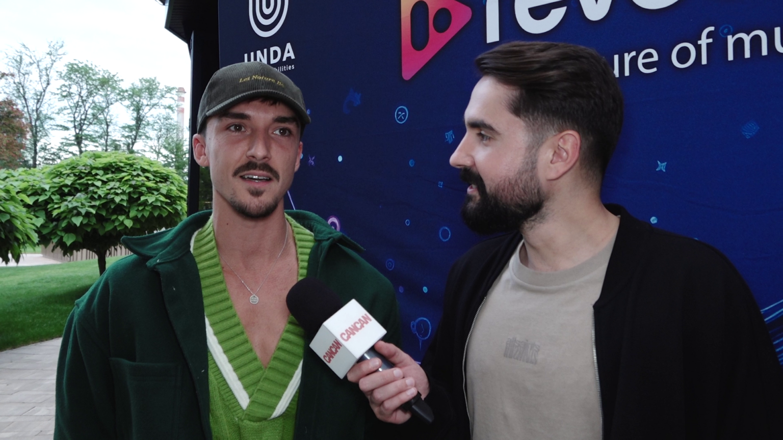 Emil Rengle și iubitul lui se țin de cuvânt și s-au pus pe treabă după logodnă: părinți de fată ...