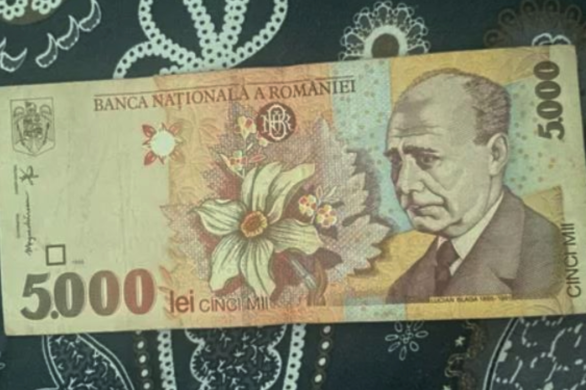 Te-ai putea îmbogăți! Prețul absurd la care se vinde o bancnotă de 5.000 de lei aflată în stare ...