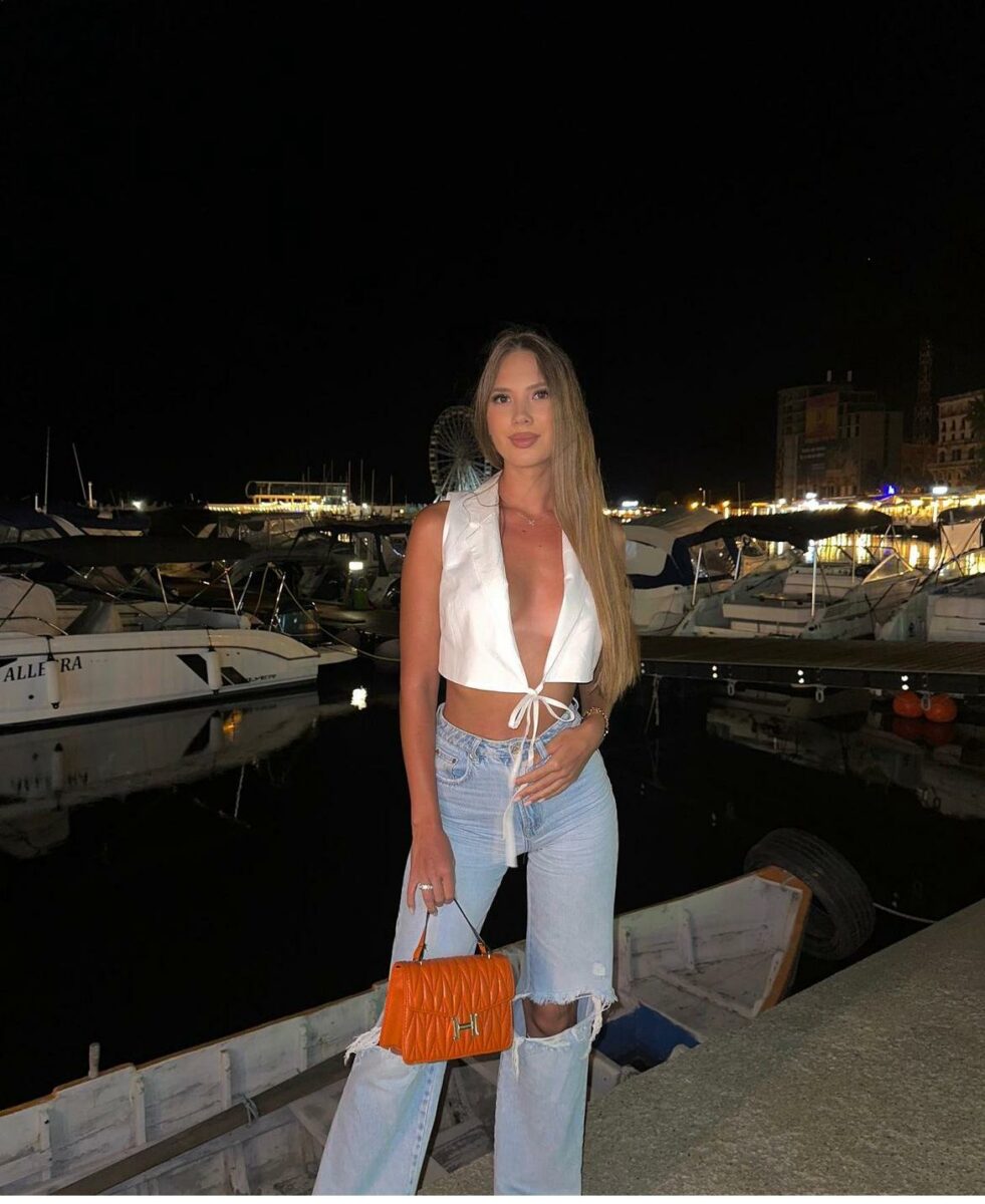 Ea e Olga, noua iubită a lui CRBL! Are doar 23 de ani