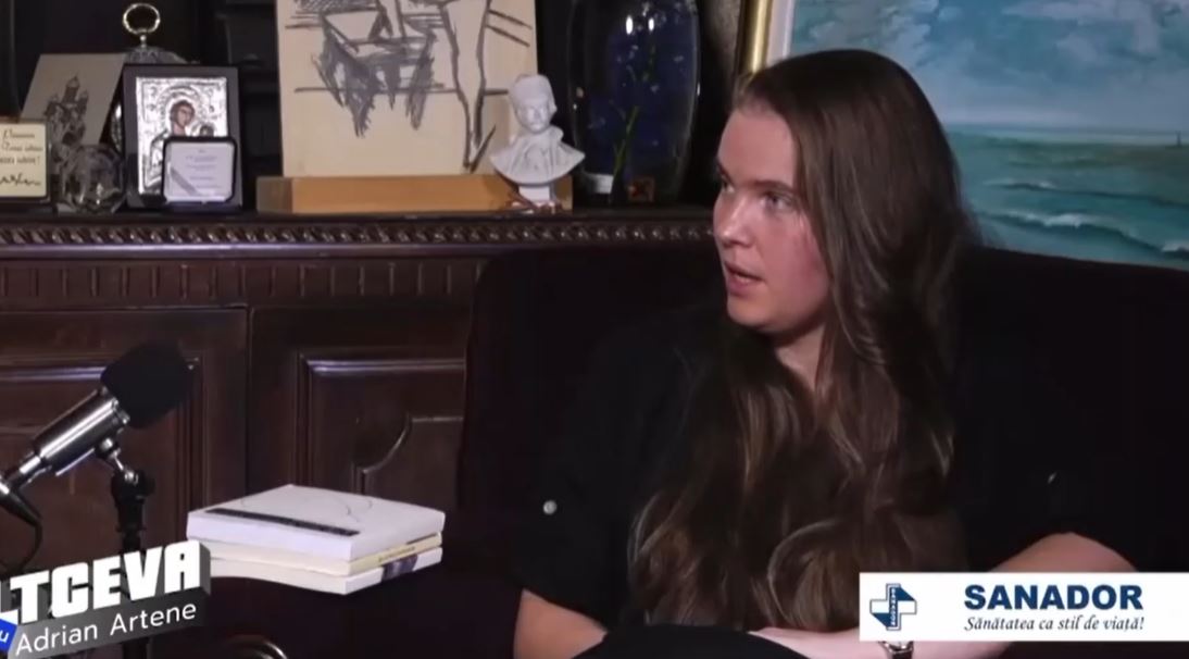 Semnul divin pe care Ana Maria l-a primit de la tatăl ei, poetul Adrian ...