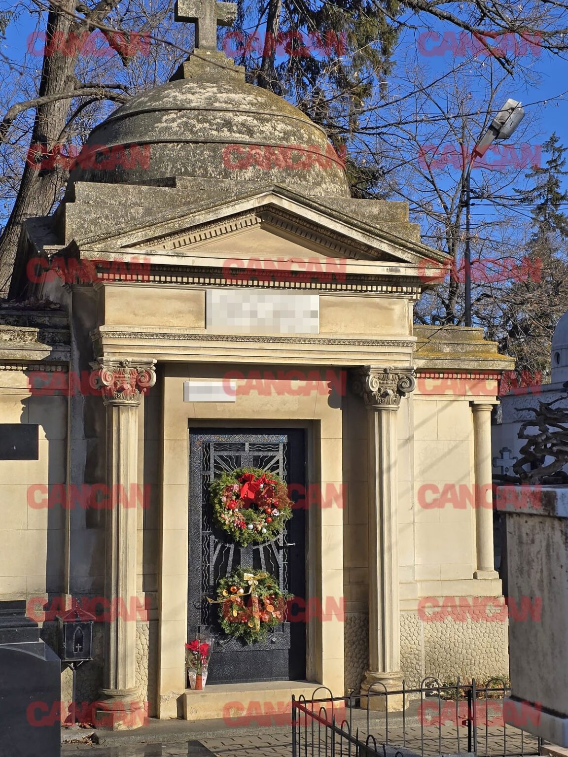 Aici își doarme somnul de veci magnatul Dan Petrescu, alături de fiu și ...