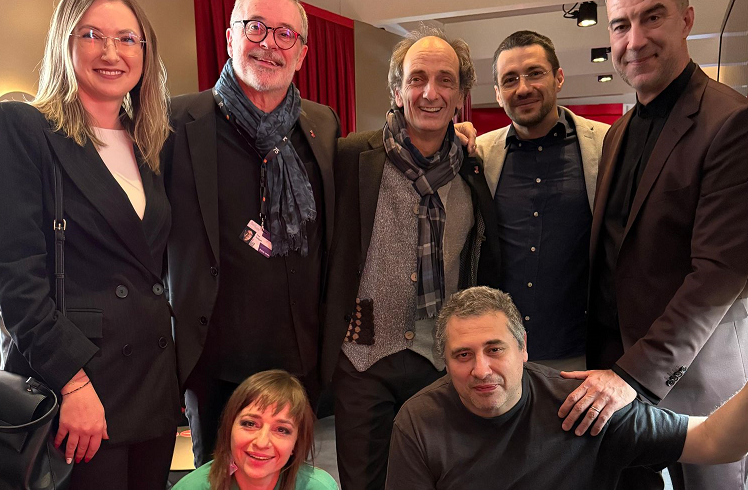 Milionarul clujean Darius Mârza împreună cu soția sa, Ioana, printre ...