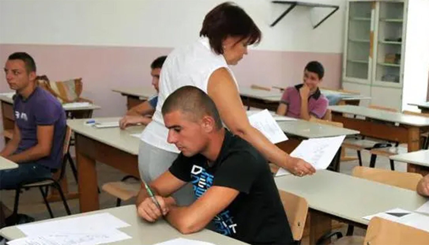 Doar 4 elevi din satul Vetrișoaia din Vaslui au dat BAC-ul anul acesta. Câți au promovat