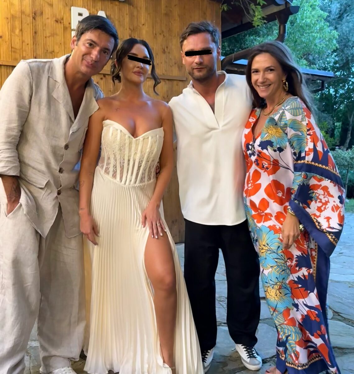 Stiri Directe - Adela Popescu, însărcinată pentru a patra oară? Imaginile cu burtica suspectă au ...