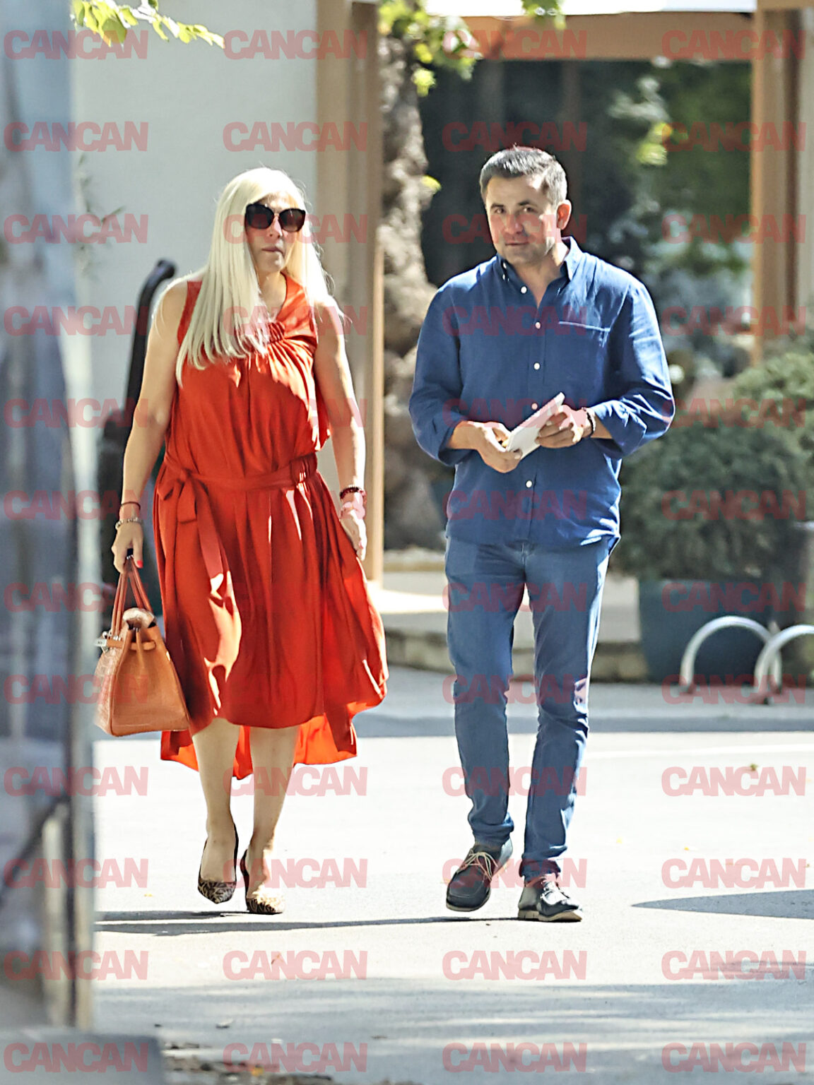 Elena Udrea e pusă pe fapte mari: i-a dat întâlnire și... Fosta politiciană și-a intrat în pâine ...