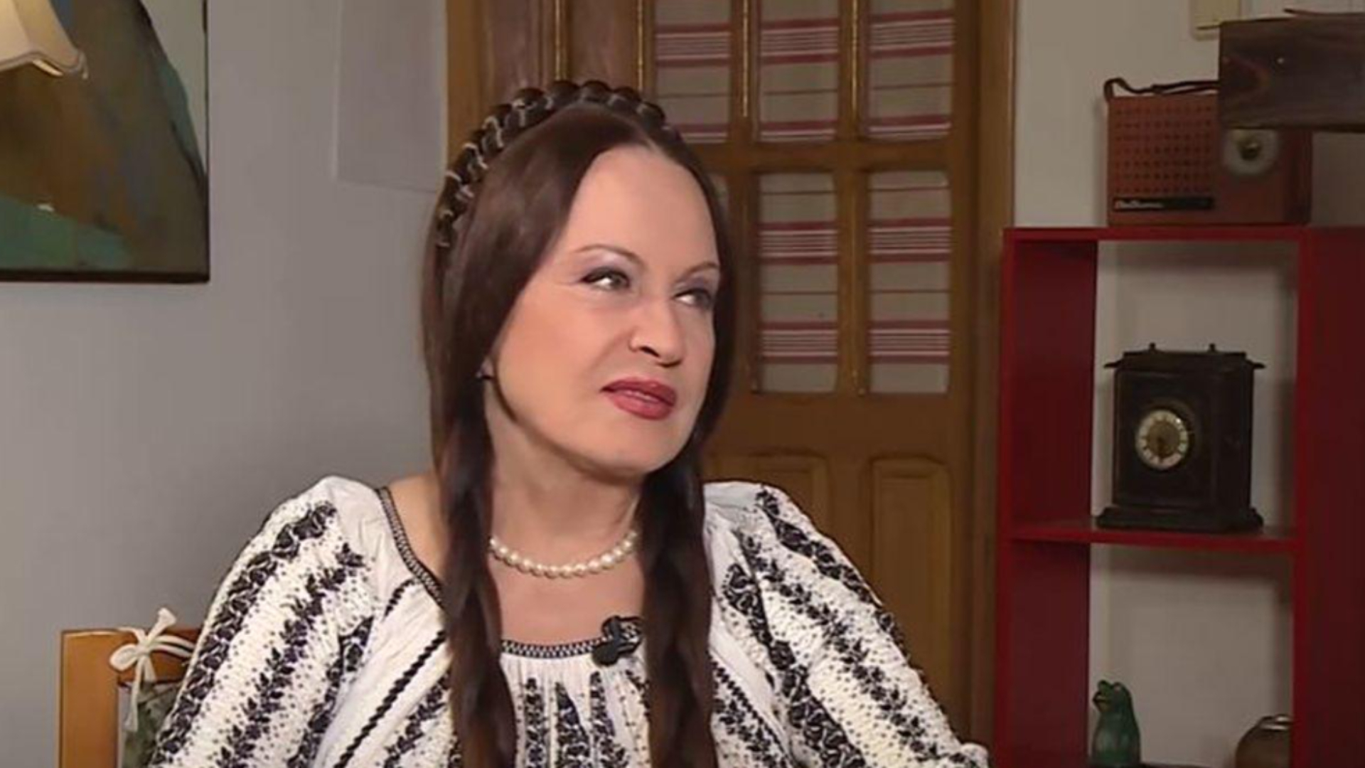 Ținuta BIZARĂ purtată de Maria Dragomiroiu la priveghiul lui Ion Cernea ...