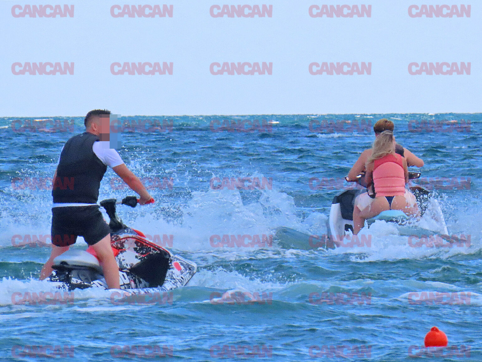 Bisoi și doamna Mihaela au inversat rolurile, la Mamaia, iar ...