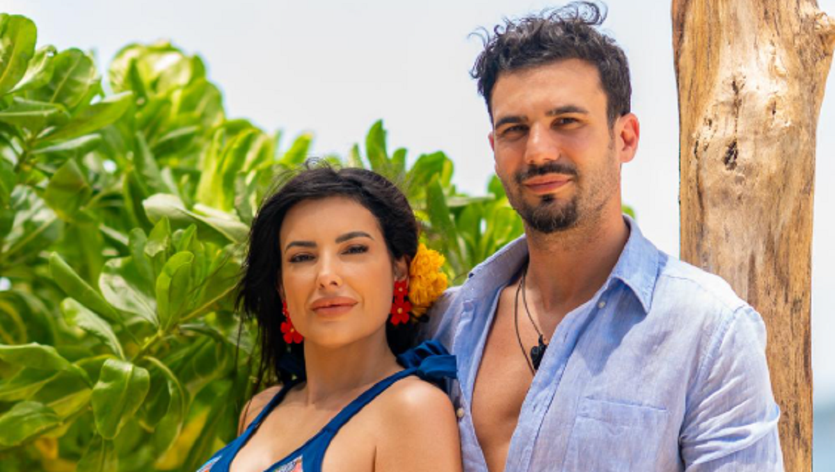 Cine sunt și cu ce se ocupă Isabel și Claudiu, noul cuplu de la Insula Iubirii! Cei doi au o ...